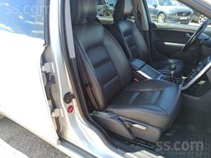 Pelēks Volvo V70 2013 Daugavpils, ar dzinēja tilpumu 2.00 L un nobraukumu 0 tūkst. km par 7350 €, foto 22 vietnē AUTOMOTO.COM.LV
