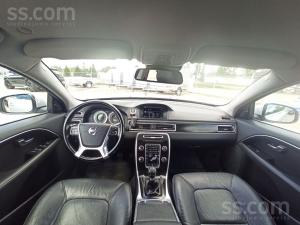 Pelēks Volvo V70 2013 Daugavpils, ar dzinēja tilpumu 2.00 L un nobraukumu 0 tūkst. km par 7350 €, foto 24 vietnē AUTOMOTO.COM.LV