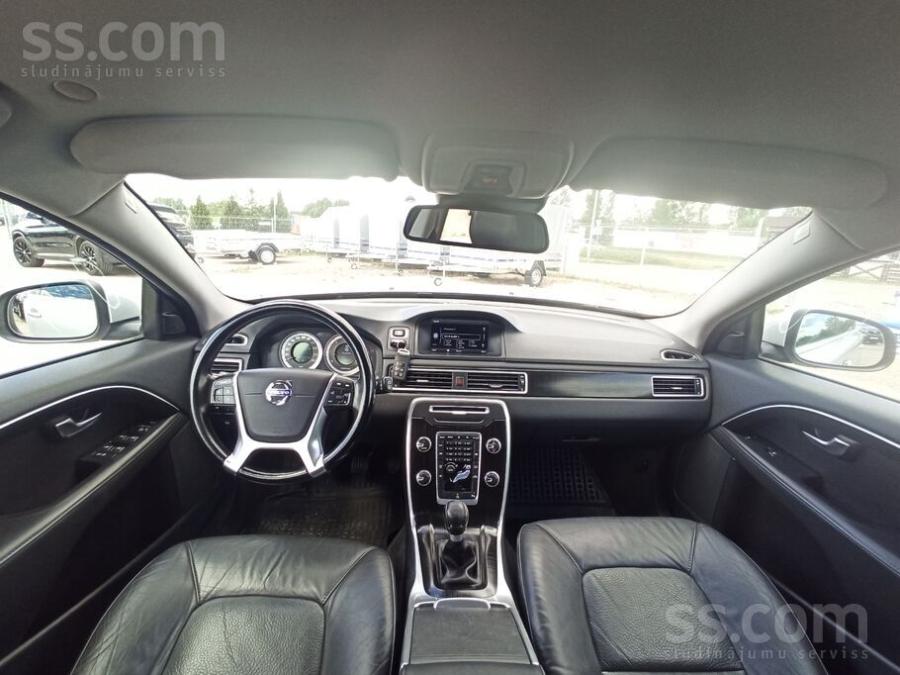 Pelēks Volvo V70 2013 Daugavpils, ar dzinēja tilpumu 2.00 L un nobraukumu 0 tūkst. km par 7350 €, foto 24 vietnē AUTOMOTO.COM.LV