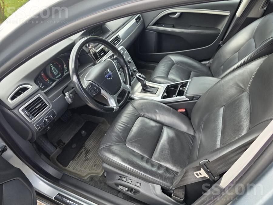 Pelēks Volvo V70 2013 Rīga, ar dzinēja tilpumu 2.40 L un nobraukumu 295 tūkst. km par 7500 €, foto 7 vietnē AUTOMOTO.COM.LV