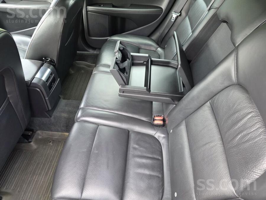 Pelēks Volvo V70 2013 Rīga, ar dzinēja tilpumu 2.40 L un nobraukumu 295 tūkst. km par 7500 €, foto 11 vietnē AUTOMOTO.COM.LV