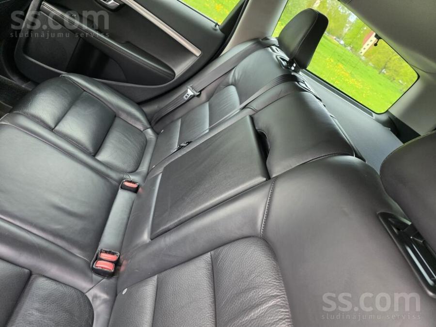 Pelēks Volvo V70 2013 Rīga, ar dzinēja tilpumu 2.40 L un nobraukumu 295 tūkst. km par 7500 €, foto 13 vietnē AUTOMOTO.COM.LV