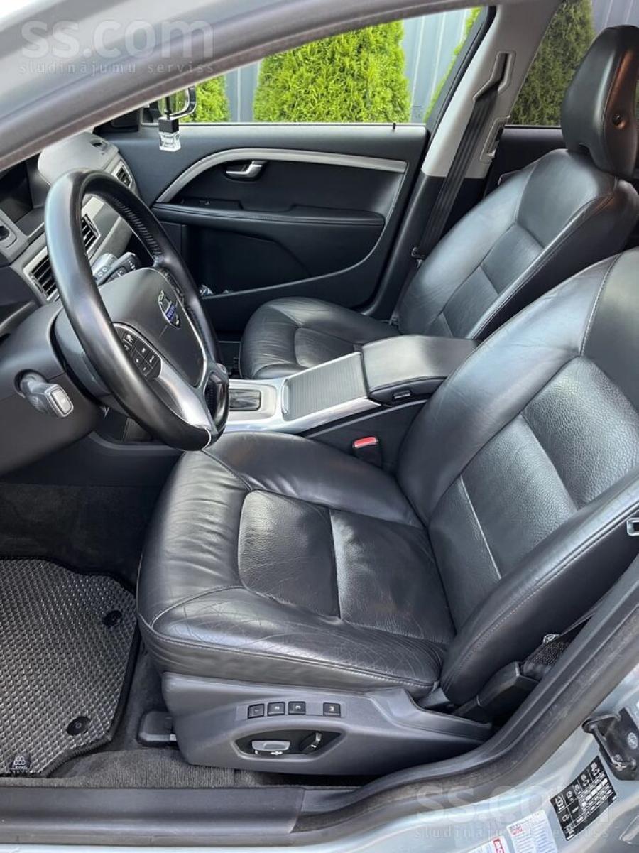 Pelēks Volvo V70 2013 Ludza, ar dzinēja tilpumu 2.00 L un nobraukumu 271 tūkst. km par 6150 €, foto 9 vietnē AUTOMOTO.COM.LV