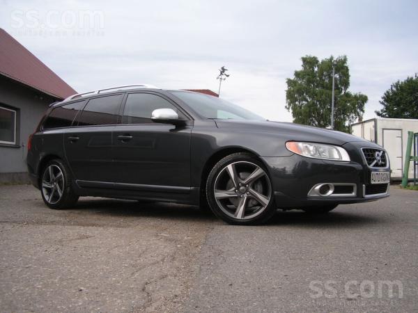 Grey Volvo V70 2013 in Riga, with an engine capacity of 2.00 L and mileage of 0 thousand km for 8450 €, photo 1 on AUTOMOTO.COM.LV