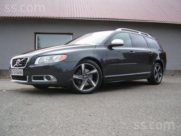 Grey Volvo V70 2013 in Riga, with an engine capacity of 2.00 L and mileage of 0 thousand km for 8450 €, photo 2 on AUTOMOTO.COM.LV