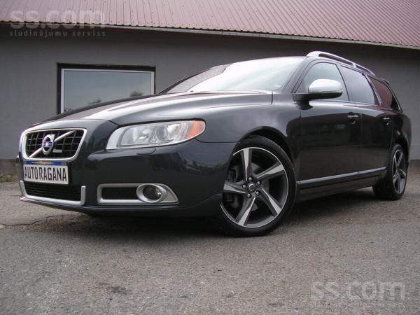 Grey Volvo V70 2013 in Riga, with an engine capacity of 2.00 L and mileage of 0 thousand km for 8450 €, photo 9 on AUTOMOTO.COM.LV
