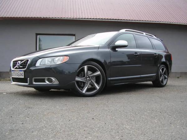 Pelēks Volvo V70 2013 Sigulda, ar dzinēja tilpumu 2.00 L un nobraukumu 227 tūkst. km par 8450 €, foto 1 vietnē AUTOMOTO.COM.LV