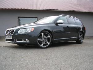 Pelēks Volvo V70 2013 Sigulda, ar dzinēja tilpumu 2.00 L un nobraukumu 227 tūkst. km par 8450 €, foto  vietnē AUTOMOTO.COM.LV
