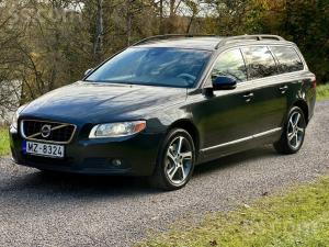 Pelēks Volvo V70 2013 Talsi, ar dzinēja tilpumu 2.40 L un nobraukumu 316 tūkst. km par 7500 €, foto  vietnē AUTOMOTO.COM.LV