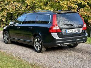 Grey Volvo V70 2013 in Talsi, with an engine capacity of 2.40 L and mileage of 316 thousand km for 7500 €, photo 3 on AUTOMOTO.COM.LV
