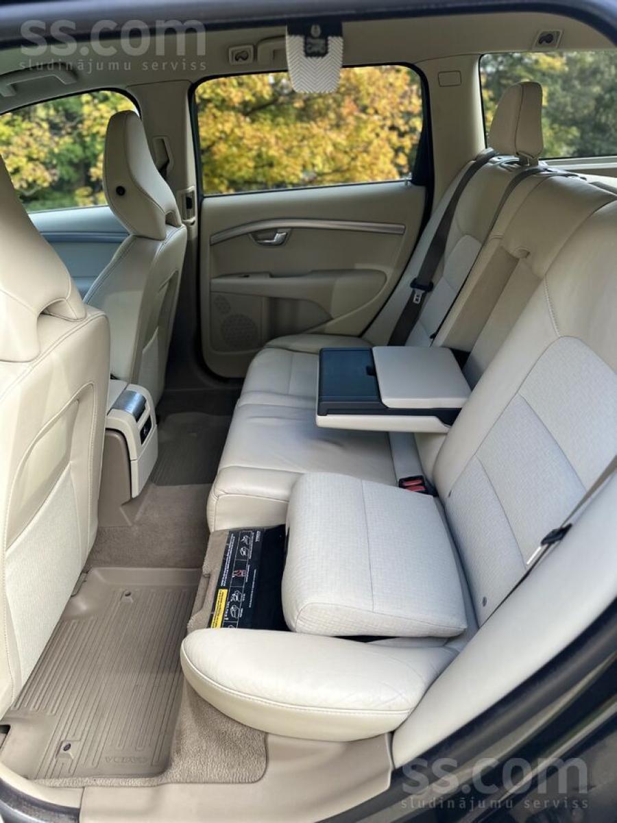 Grey Volvo V70 2013 in Talsi, with an engine capacity of 2.40 L and mileage of 316 thousand km for 7500 €, photo 11 on AUTOMOTO.COM.LV