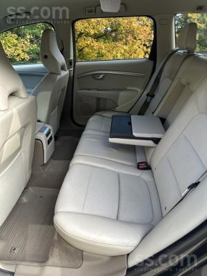 Grey Volvo V70 2013 in Talsi, with an engine capacity of 2.40 L and mileage of 316 thousand km for 7500 €, photo 12 on AUTOMOTO.COM.LV
