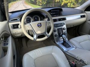 Grey Volvo V70 2013 in Talsi, with an engine capacity of 2.40 L and mileage of 316 thousand km for 7500 €, photo 13 on AUTOMOTO.COM.LV