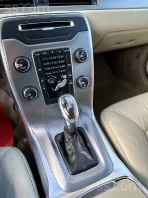 Grey Volvo V70 2013 in Talsi, with an engine capacity of 2.40 L and mileage of 316 thousand km for 7500 €, photo 30 on AUTOMOTO.COM.LV