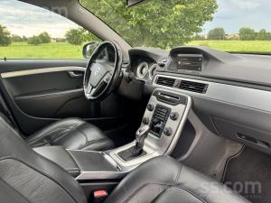 Grey Volvo V70 2013 in Riga, with an engine capacity of 2.00 L and mileage of 357 thousand km for 5850 €, photo 9 on AUTOMOTO.COM.LV