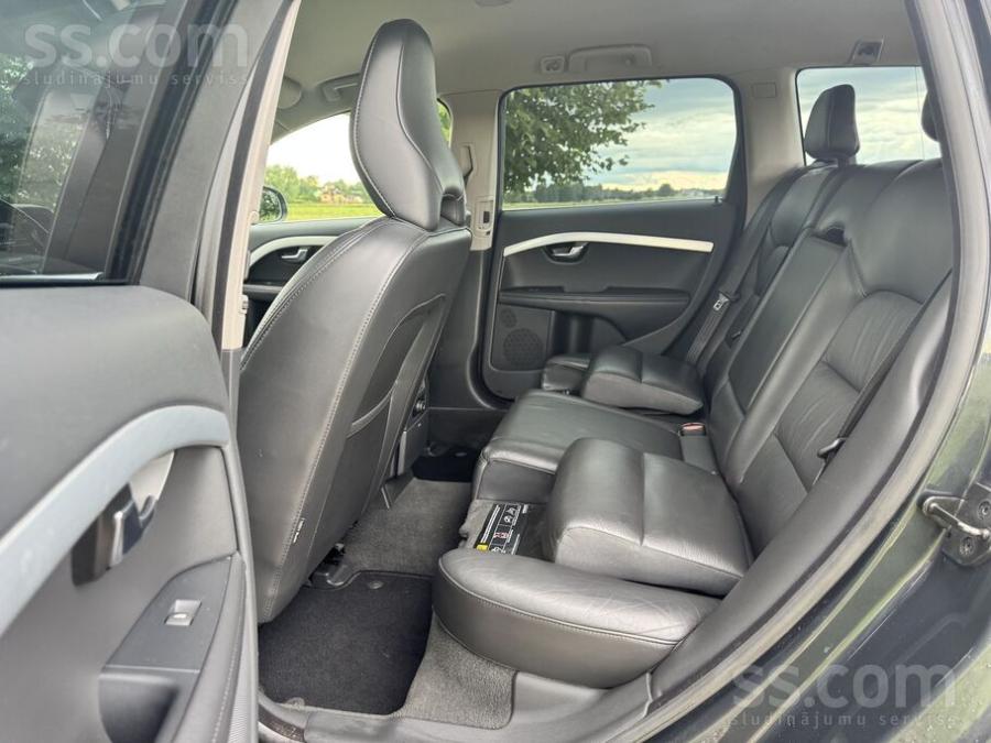 Grey Volvo V70 2013 in Riga, with an engine capacity of 2.00 L and mileage of 357 thousand km for 5850 €, photo 12 on AUTOMOTO.COM.LV