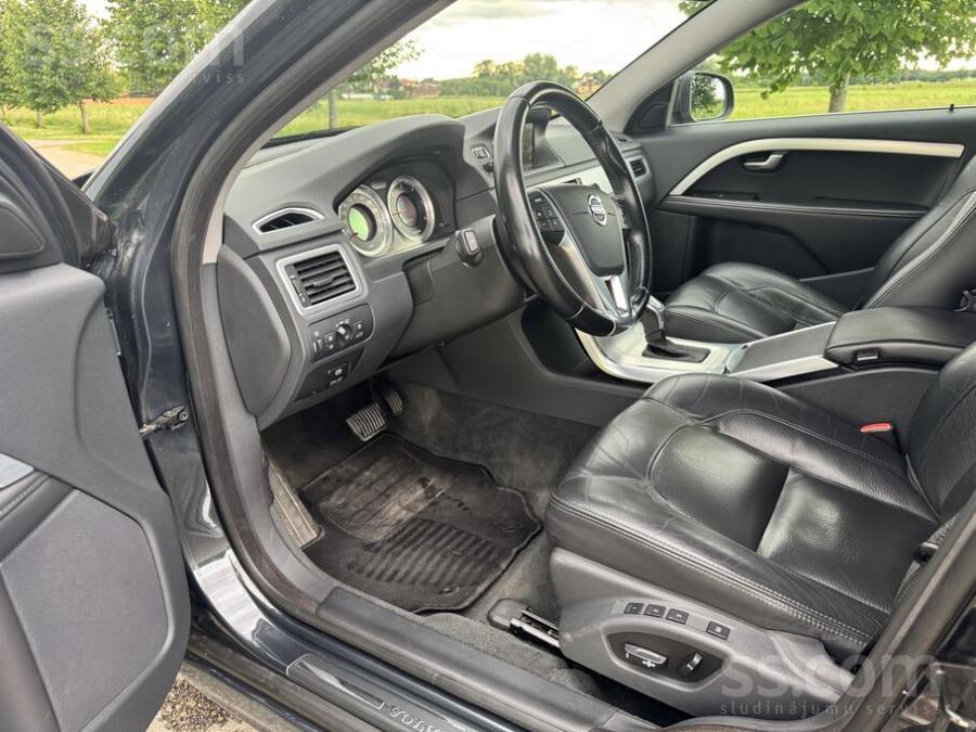 Grey Volvo V70 2013 in Riga, with an engine capacity of 2.00 L and mileage of 357 thousand km for 5850 €, photo 14 on AUTOMOTO.COM.LV