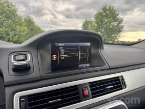 Grey Volvo V70 2013 in Riga, with an engine capacity of 2.00 L and mileage of 357 thousand km for 5850 €, photo 18 on AUTOMOTO.COM.LV