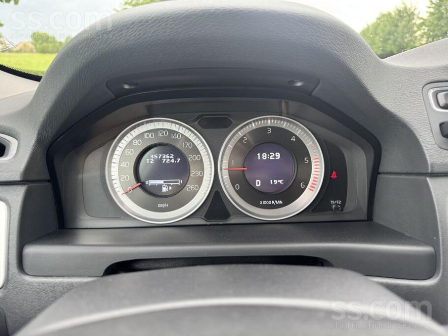 Grey Volvo V70 2013 in Riga, with an engine capacity of 2.00 L and mileage of 357 thousand km for 5850 €, photo 19 on AUTOMOTO.COM.LV