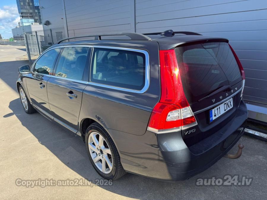 Pelēks Volvo V70 2013 Tallina, ar dzinēja tilpumu 2.00 L un nobraukumu 382 tūkst. km par 3995 €, foto 7 vietnē AUTOMOTO.COM.LV