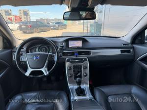 Pelēks Volvo V70 2013 Tallina, ar dzinēja tilpumu 2.00 L un nobraukumu 382 tūkst. km par 3995 €, foto 12 vietnē AUTOMOTO.COM.LV