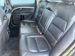 Pelēks Volvo V70 2013 Tallina, ar dzinēja tilpumu 2.00 L un nobraukumu 382 tūkst. km par 3995 €, foto 16 vietnē AUTOMOTO.COM.LV
