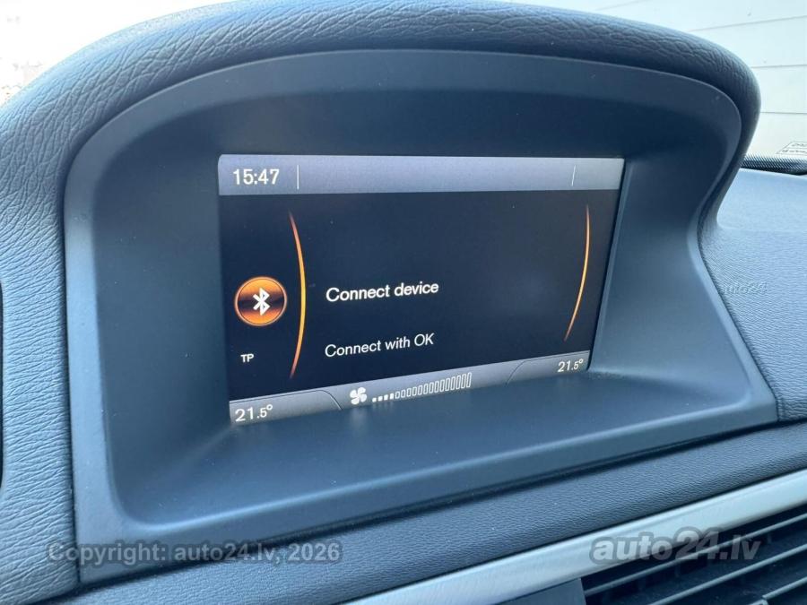 Pelēks Volvo V70 2013 Tallina, ar dzinēja tilpumu 2.00 L un nobraukumu 382 tūkst. km par 3995 €, foto 22 vietnē AUTOMOTO.COM.LV