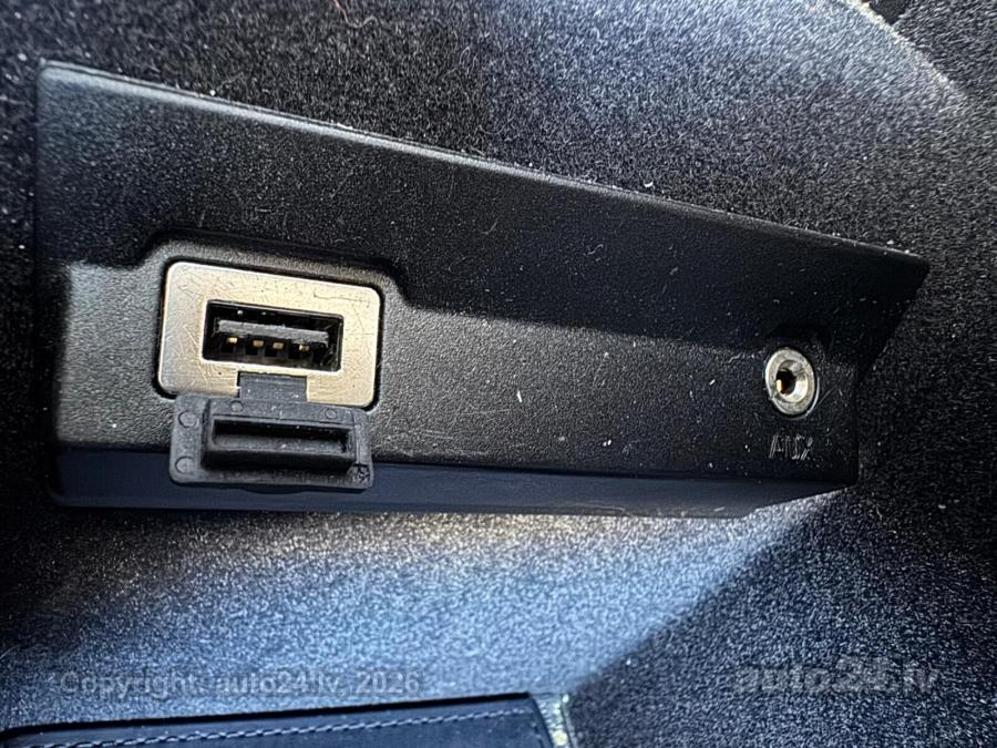 Pelēks Volvo V70 2013 Tallina, ar dzinēja tilpumu 2.00 L un nobraukumu 382 tūkst. km par 3995 €, foto 25 vietnē AUTOMOTO.COM.LV