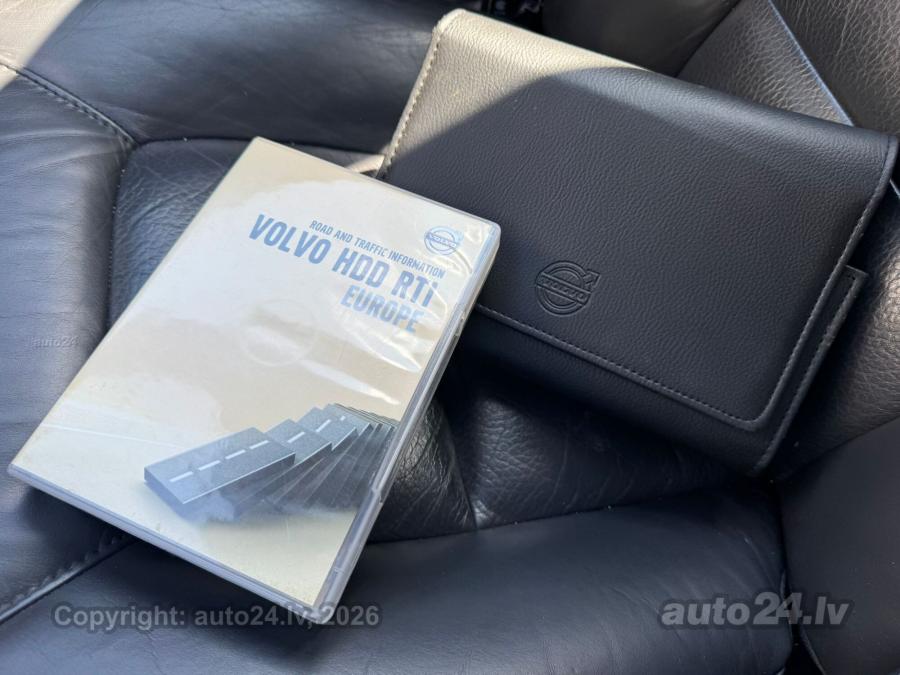 Pelēks Volvo V70 2013 Tallina, ar dzinēja tilpumu 2.00 L un nobraukumu 382 tūkst. km par 3995 €, foto 28 vietnē AUTOMOTO.COM.LV
