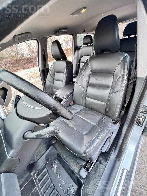 Pelēks Volvo V70 2013 Rīga, ar dzinēja tilpumu 2.00 L un nobraukumu 286 tūkst. km par 5999 €, foto 7 vietnē AUTOMOTO.COM.LV