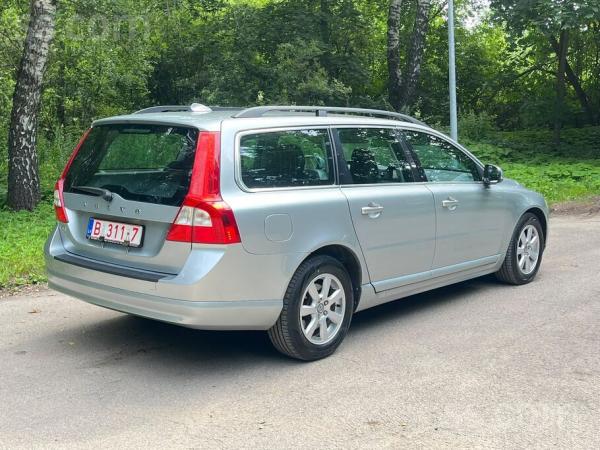 Pelēks Volvo V70 2013 Rīga, ar dzinēja tilpumu 2.00 L un nobraukumu 0 tūkst. km par 6299 €, foto 5 vietnē AUTOMOTO.COM.LV