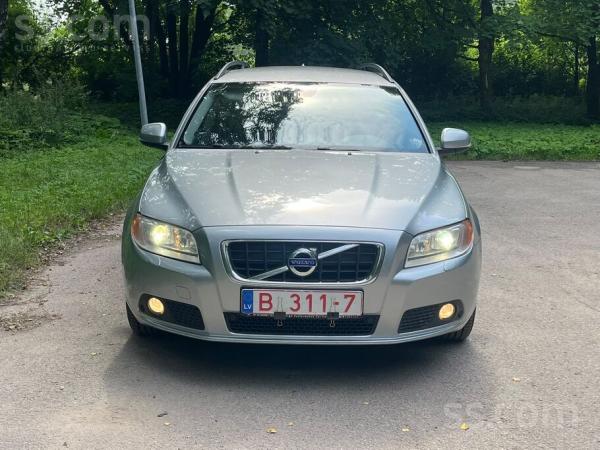 Pelēks Volvo V70 2013 Rīga, ar dzinēja tilpumu 2.00 L un nobraukumu 0 tūkst. km par 6299 €, foto 8 vietnē AUTOMOTO.COM.LV