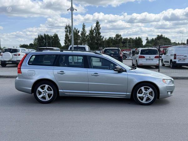 Grey Volvo V70 2013 in Taurage, with an engine capacity of 1.98 L and mileage of 287 thousand km for 5750 €, photo 5 on AUTOMOTO.COM.LV