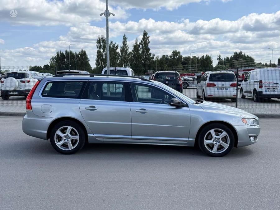 Pelēks Volvo V70 2013 Tauragė, ar dzinēja tilpumu 1.98 L un nobraukumu 287 tūkst. km par 5750 €, foto 6 vietnē AUTOMOTO.COM.LV