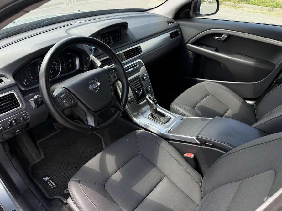 Pelēks Volvo V70 2013 Tauragė, ar dzinēja tilpumu 1.98 L un nobraukumu 287 tūkst. km par 5750 €, foto 9 vietnē AUTOMOTO.COM.LV