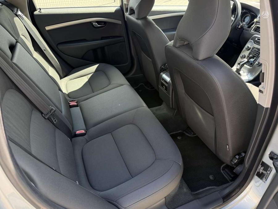 Pelēks Volvo V70 2013 Tauragė, ar dzinēja tilpumu 1.98 L un nobraukumu 287 tūkst. km par 5750 €, foto 11 vietnē AUTOMOTO.COM.LV