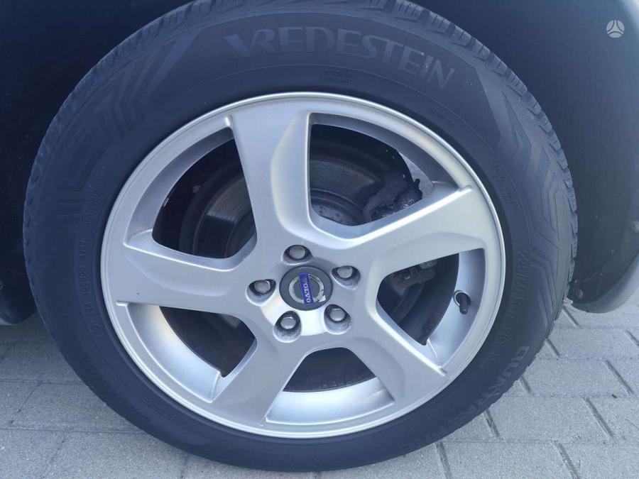 Grey Volvo V70 2013 in Kaunas, with an engine capacity of 1.98 L and mileage of 287 thousand km for 6250 €, photo 23 on AUTOMOTO.COM.LV