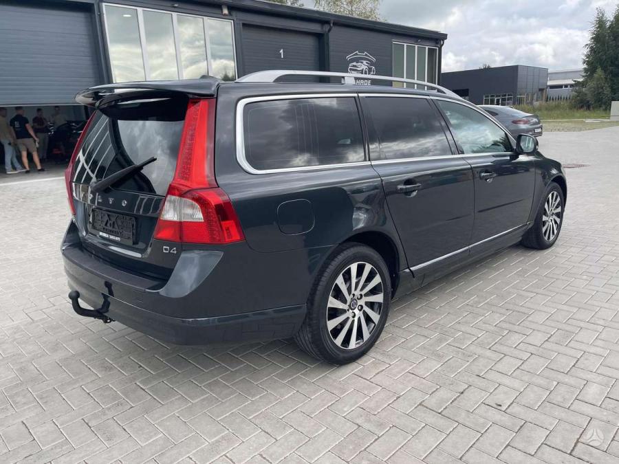 Grey Volvo V70 2013 in Kaunas, with an engine capacity of 1.98 L and mileage of 268 thousand km for 5850 €, photo 11 on AUTOMOTO.COM.LV