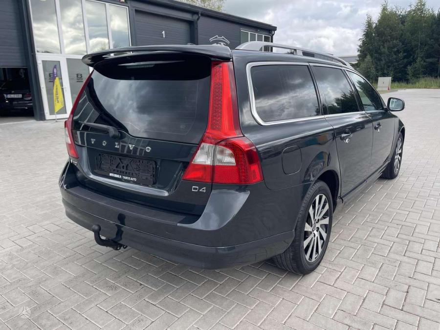 Grey Volvo V70 2013 in Kaunas, with an engine capacity of 1.98 L and mileage of 268 thousand km for 5850 €, photo 12 on AUTOMOTO.COM.LV