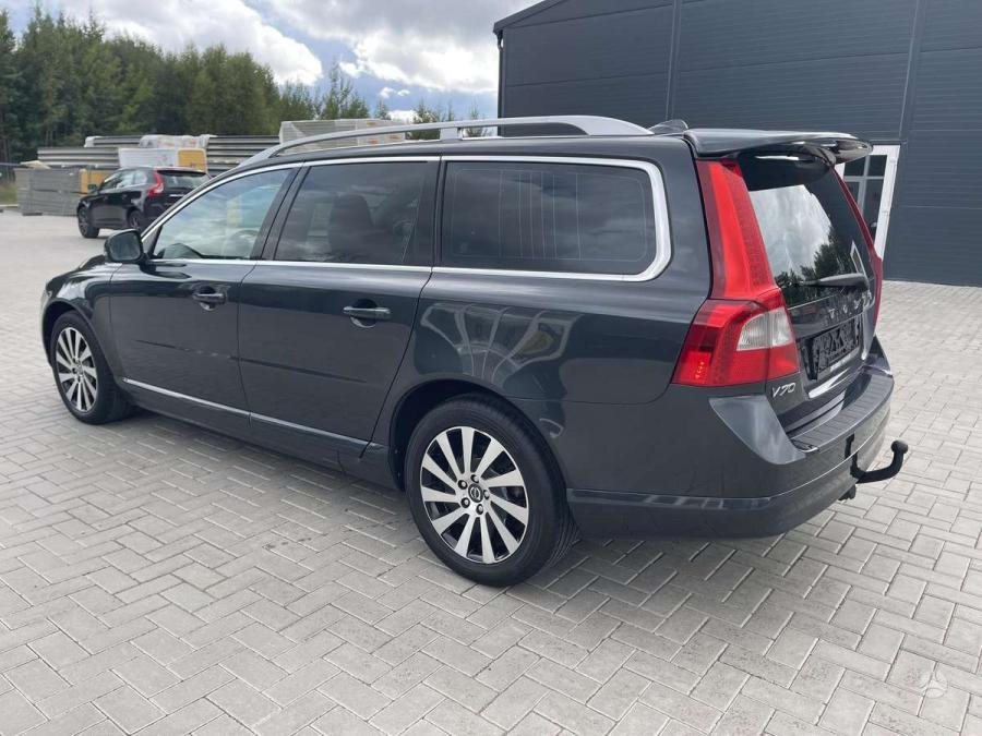 Grey Volvo V70 2013 in Kaunas, with an engine capacity of 1.98 L and mileage of 268 thousand km for 5850 €, photo 15 on AUTOMOTO.COM.LV