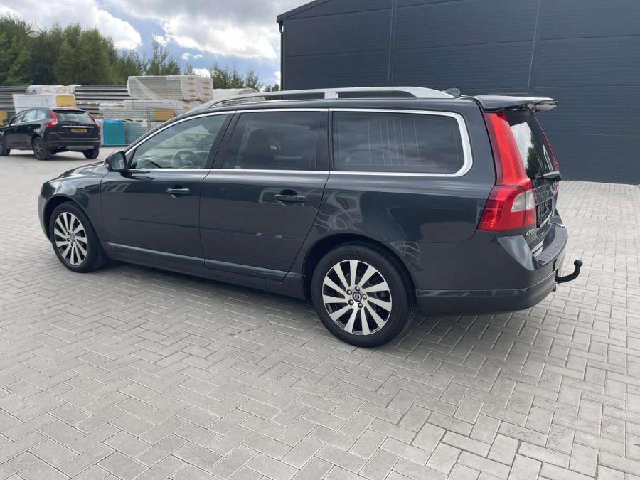 Grey Volvo V70 2013 in Kaunas, with an engine capacity of 1.98 L and mileage of 268 thousand km for 5850 €, photo 16 on AUTOMOTO.COM.LV
