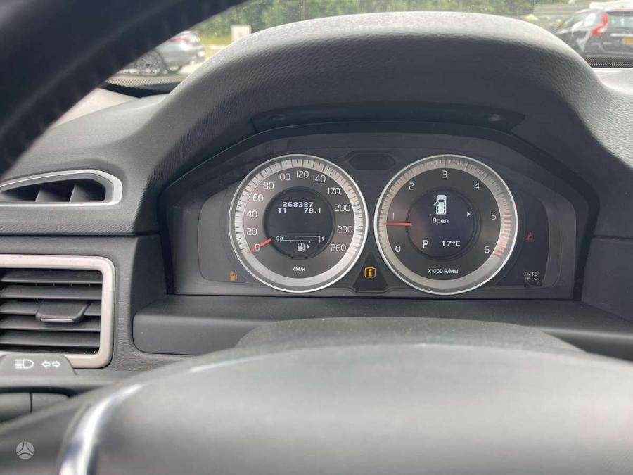 Grey Volvo V70 2013 in Kaunas, with an engine capacity of 1.98 L and mileage of 268 thousand km for 5850 €, photo 21 on AUTOMOTO.COM.LV