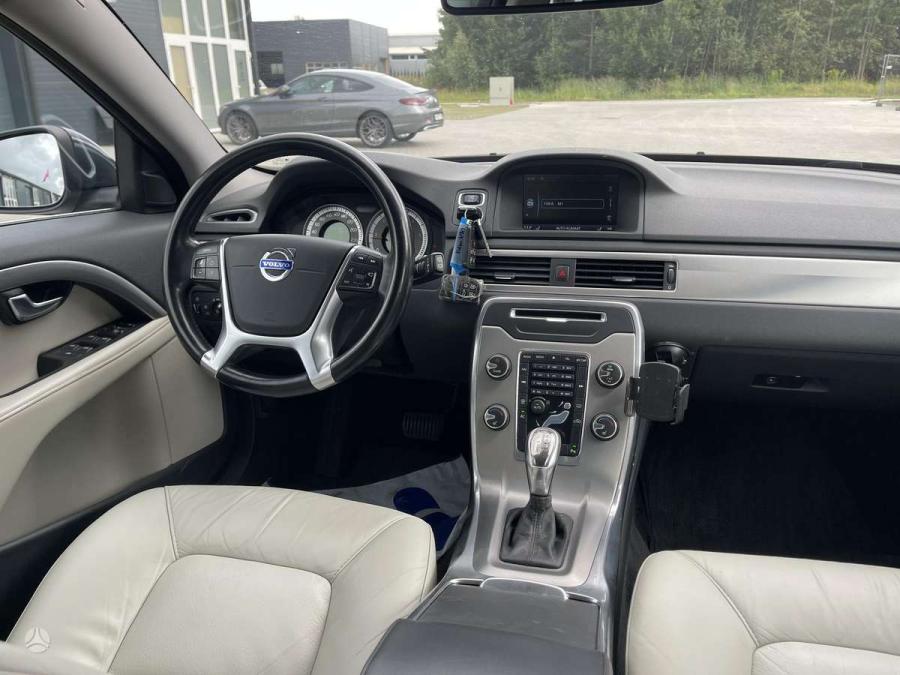 Grey Volvo V70 2013 in Kaunas, with an engine capacity of 1.98 L and mileage of 268 thousand km for 5850 €, photo 26 on AUTOMOTO.COM.LV