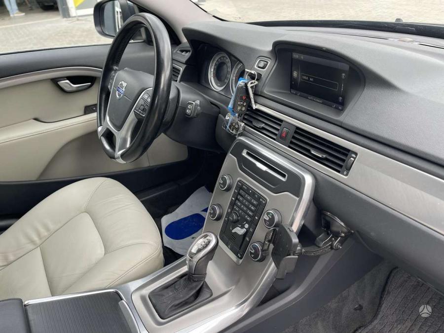 Grey Volvo V70 2013 in Kaunas, with an engine capacity of 1.98 L and mileage of 268 thousand km for 5850 €, photo 30 on AUTOMOTO.COM.LV