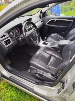 Pelēks Volvo V70 2013 Rīga, ar dzinēja tilpumu 2.00 L un nobraukumu 277 tūkst. km par 6800 €, foto 4 vietnē AUTOMOTO.COM.LV