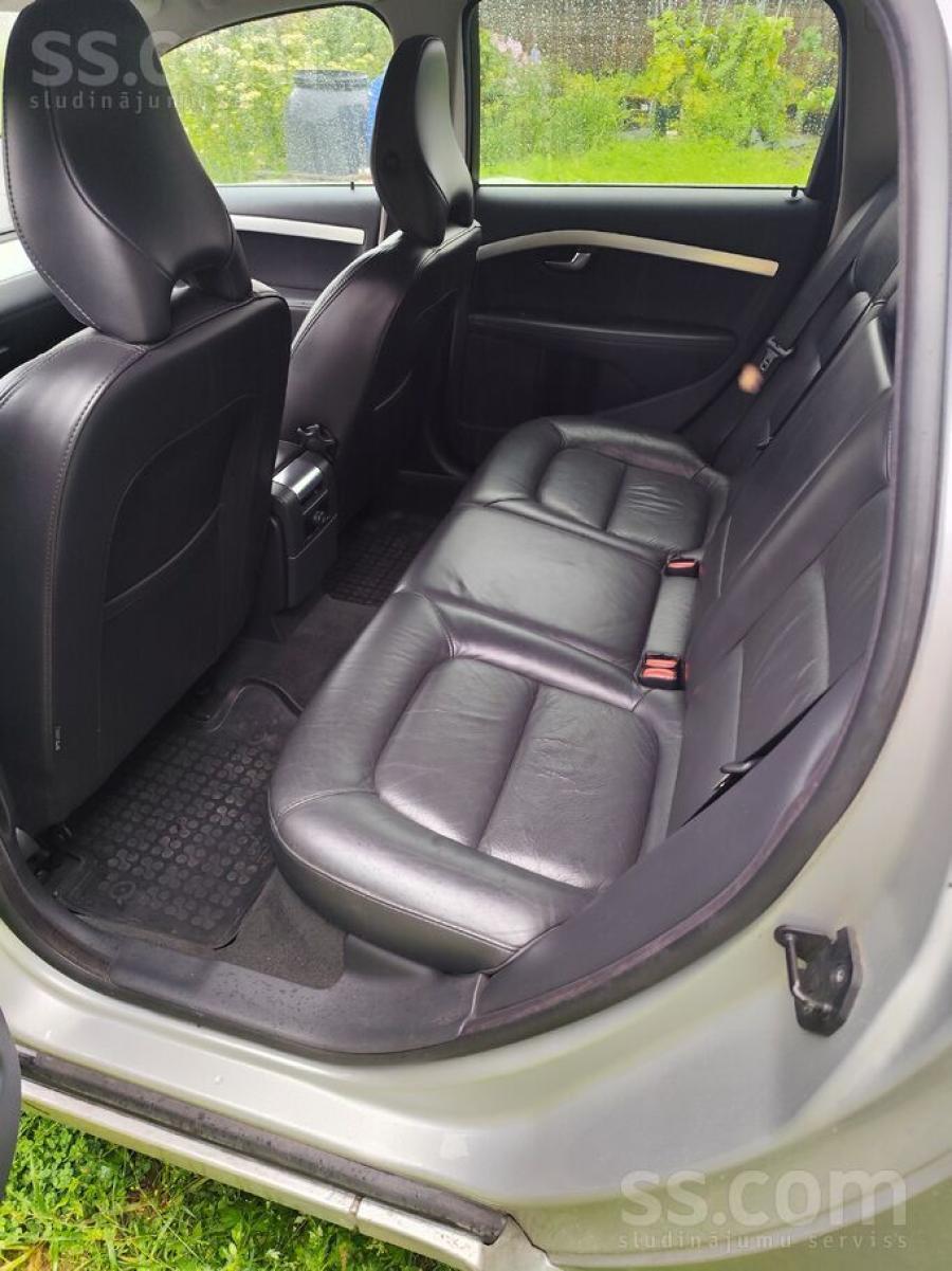 Pelēks Volvo V70 2013 Rīga, ar dzinēja tilpumu 2.00 L un nobraukumu 277 tūkst. km par 6800 €, foto 5 vietnē AUTOMOTO.COM.LV