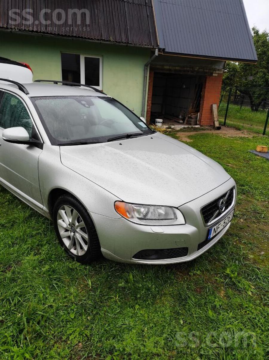 Pelēks Volvo V70 2013 Rīga, ar dzinēja tilpumu 2.00 L un nobraukumu 277 tūkst. km par 6800 €, foto 1 vietnē AUTOMOTO.COM.LV