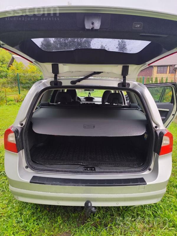 Grey Volvo V70 2013 in Riga, with an engine capacity of 2.00 L and mileage of 277 thousand km for 6800 €, photo 6 on AUTOMOTO.COM.LV