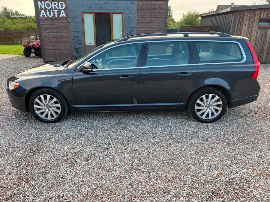 Pelēks Volvo V70 2013 Klaipėda, ar dzinēja tilpumu 2.00 L un nobraukumu 265 tūkst. km par 5700 €, foto 5 vietnē AUTOMOTO.COM.LV