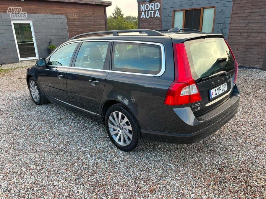 Pelēks Volvo V70 2013 Klaipėda, ar dzinēja tilpumu 2.00 L un nobraukumu 265 tūkst. km par 5700 €, foto 6 vietnē AUTOMOTO.COM.LV